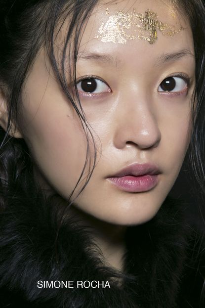 Gold: The Christmas-Friendly Beauty Trend You'll Love | Marie Claire UK