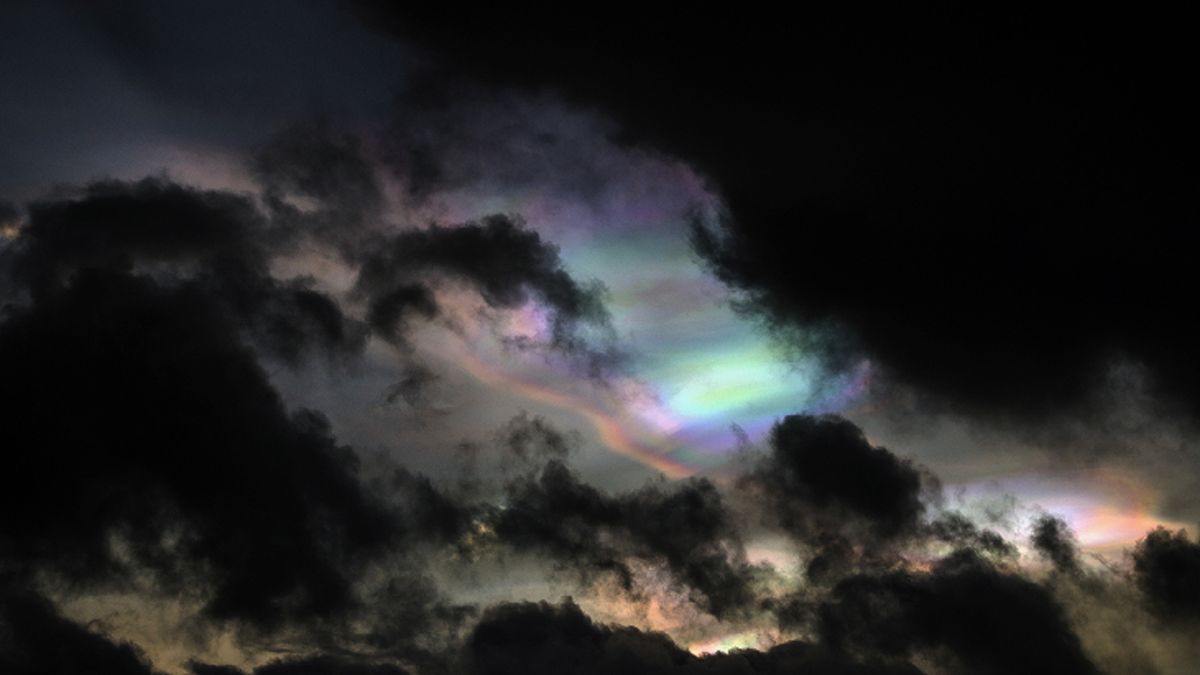 Ultra-rare 'rainbow clouds' light up the Arctic Circle like auroras in ...