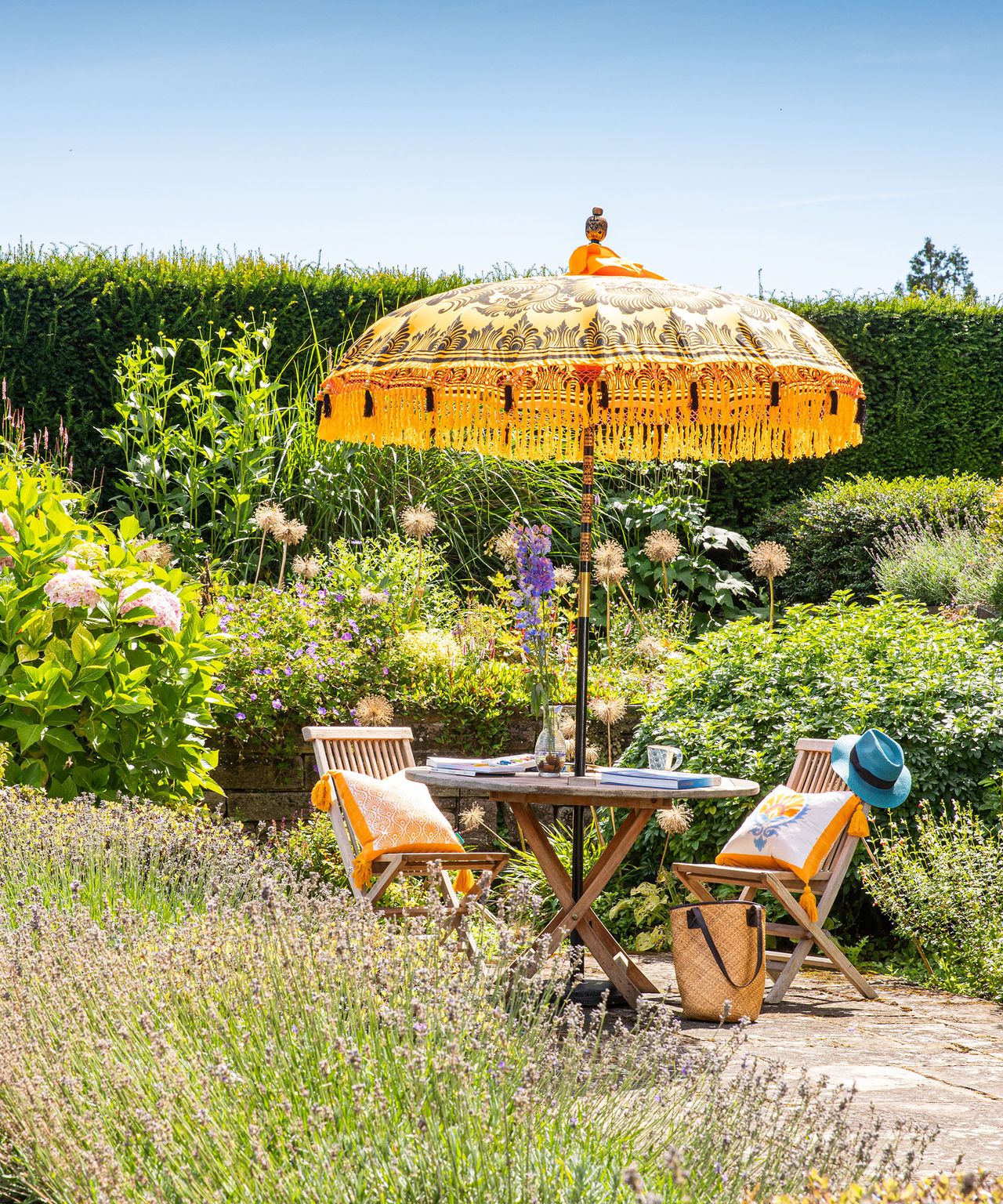 Outdoor dining ideas: 21 ways to enjoy al fresco feasting | Country