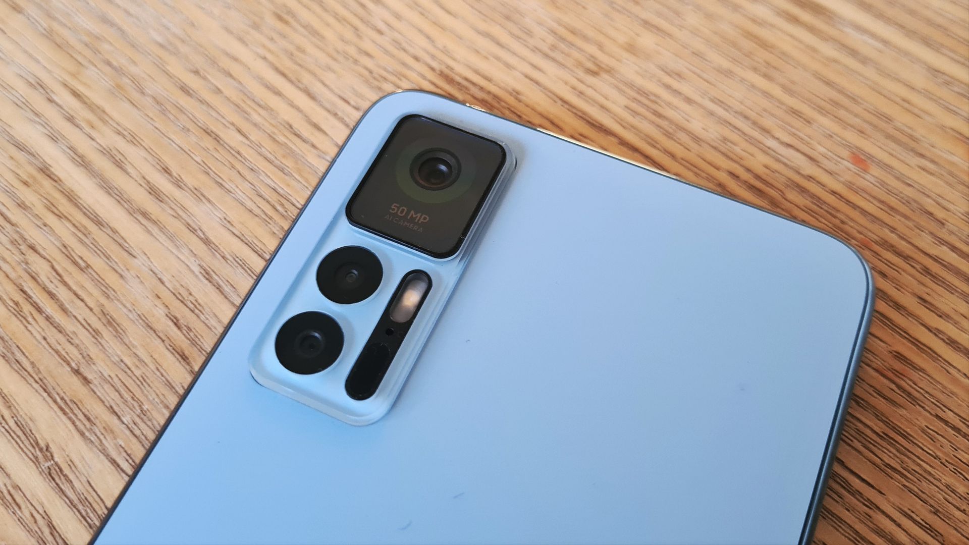 I tried out the TCL 30 5G phone and it’s worth buying if you're on a ...