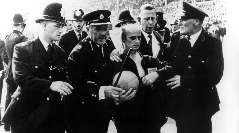 33 amazing unseen images behind the 1966 World Cup scenes | FourFourTwo