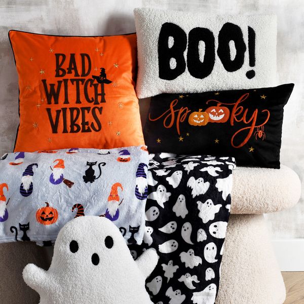 The Deetz Residence from Beetlejuice is available on AirBnb | Ideal Home