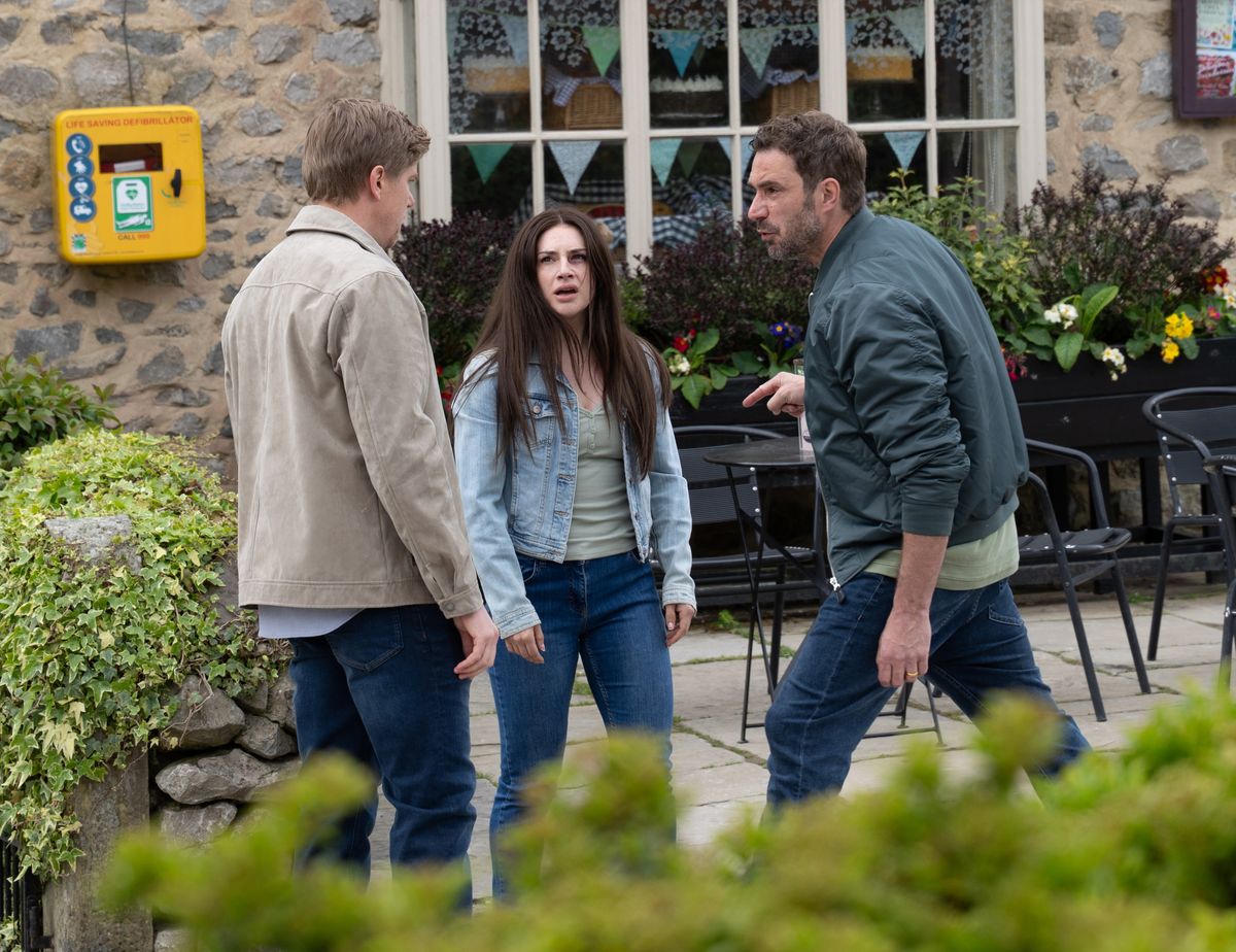 Emmerdale spoilers: Vic trapped when John does the unthinkable to ...