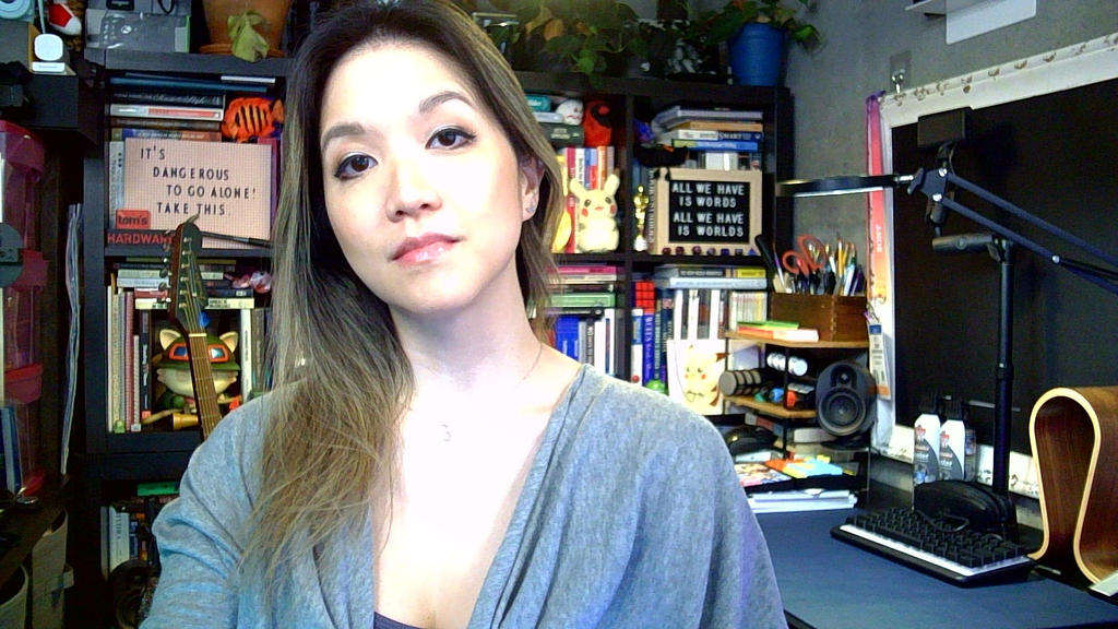 Center Cam Review: The Trick to Faking Eye Contact is Not Faking It ...