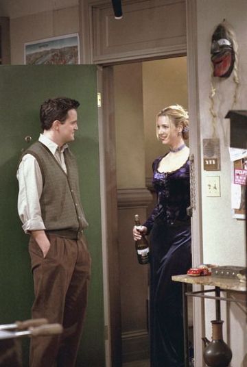 The 40 Best 'Friends' Outfits | Iconic Clothes From Monica, Rachel ...