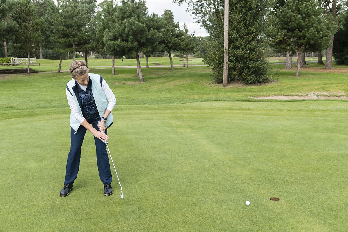 Claw Grip For Putting: How It Works And Why Many Pros Use It | Golf Monthly