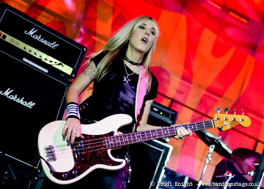 Interview: Former Vixen Bassist Share Ross Is Ready to Rev It Up Again ...