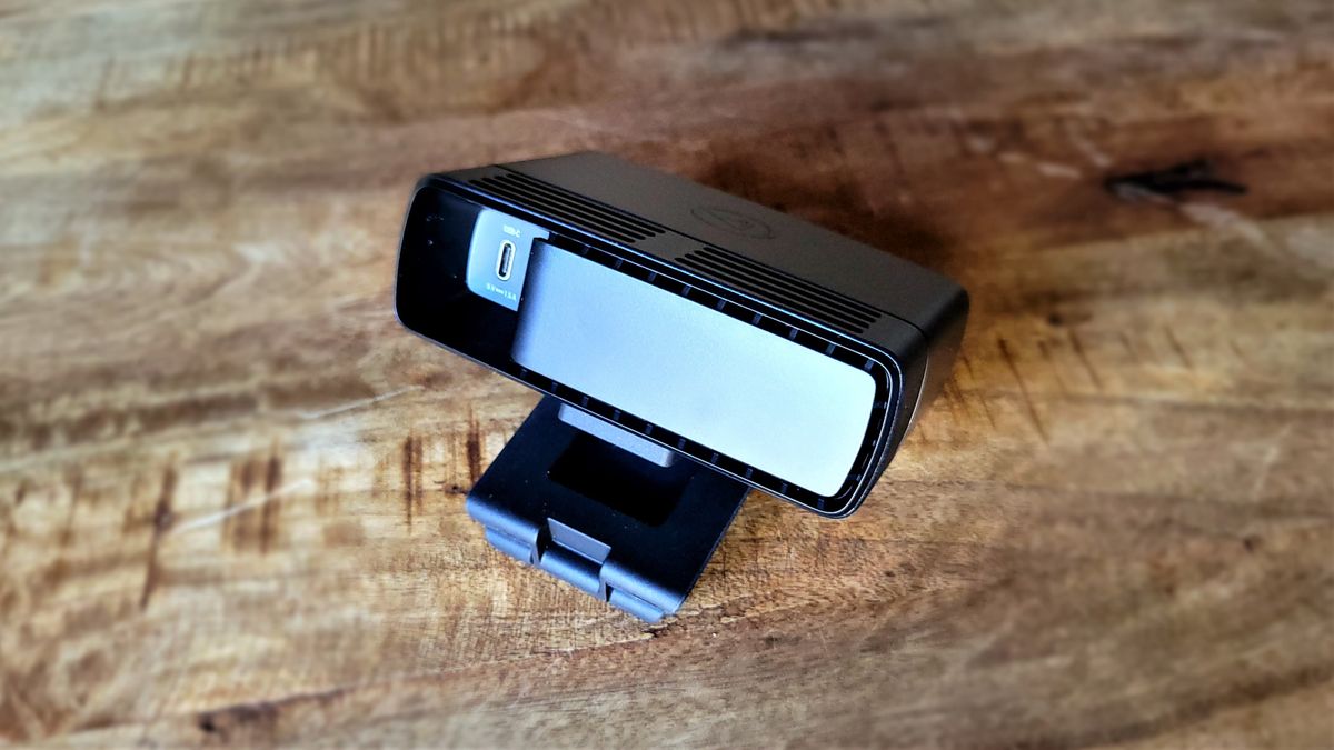 Review: The Elgato Facecam Pro is big and beautiful | Windows Central