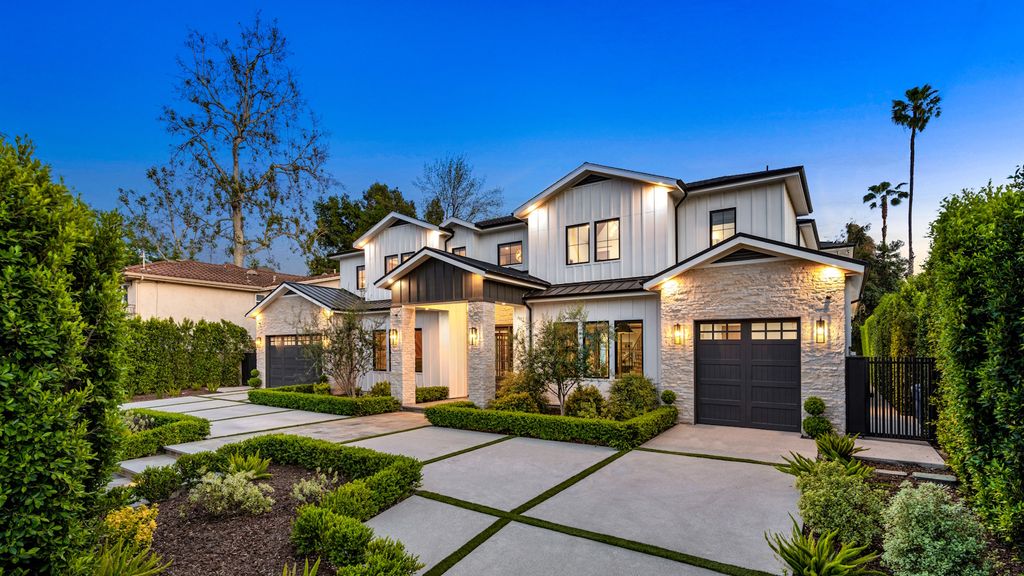 How to grow fuchsias in pots: with expert plant advice | Homes and Gardens