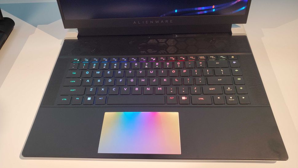 Hands on: Alienware x16 R2: unchanged on the outside, overhauled on the ...