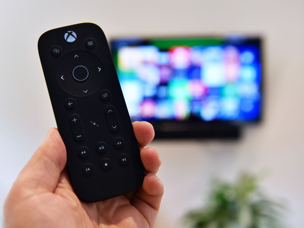 The Xbox Series X and Xbox Series S still have IR receivers, will work ...
