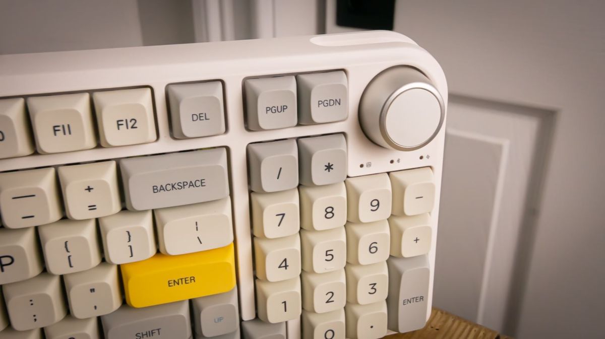 Epomaker TH96 Review: Fantastic switches, Poor software | Tom's Hardware