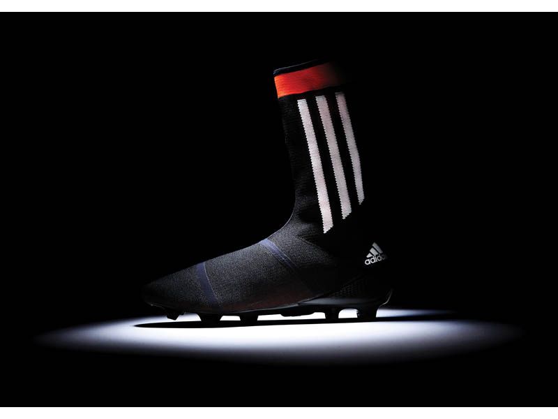 10 crazy football boots that should have never left the design room ...
