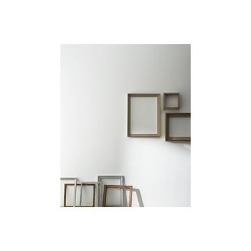 ‘Matching the wallpaper and window treatment fabric is very much back ...