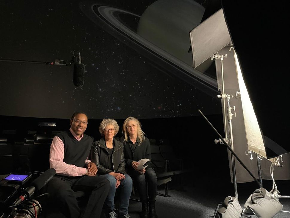 New UFO docuseries seeks to shed light on flying saucer folklore | Space