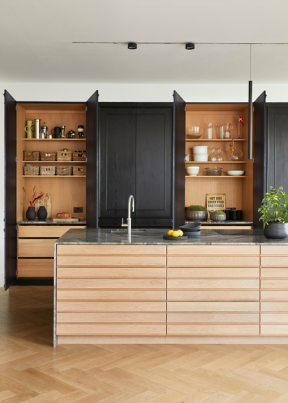 A Pocket Door Breakfast Bar Is the Must-Have Kitchen Feature | Livingetc