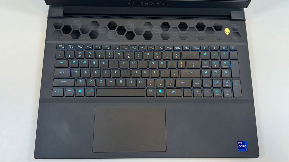 Alienware m18 R2 review: Big battlestation with clicky keys | Tom's ...