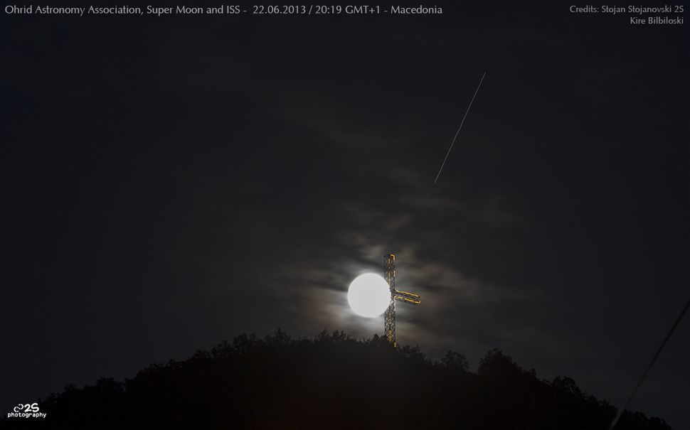 Supermoon Photos: Biggest Full Moon of 2013 in Pictures | Space