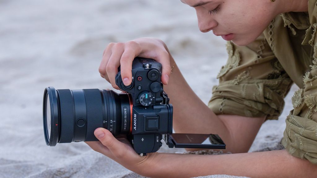 Sony A7 V brings "true flagship performance" and AI processing to the ...