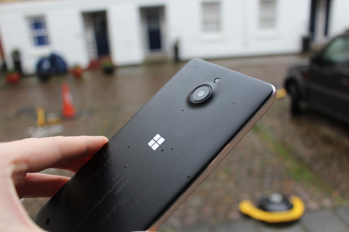 Hands-on with the unreleased Microsoft Lumia 650 XL | Windows Central