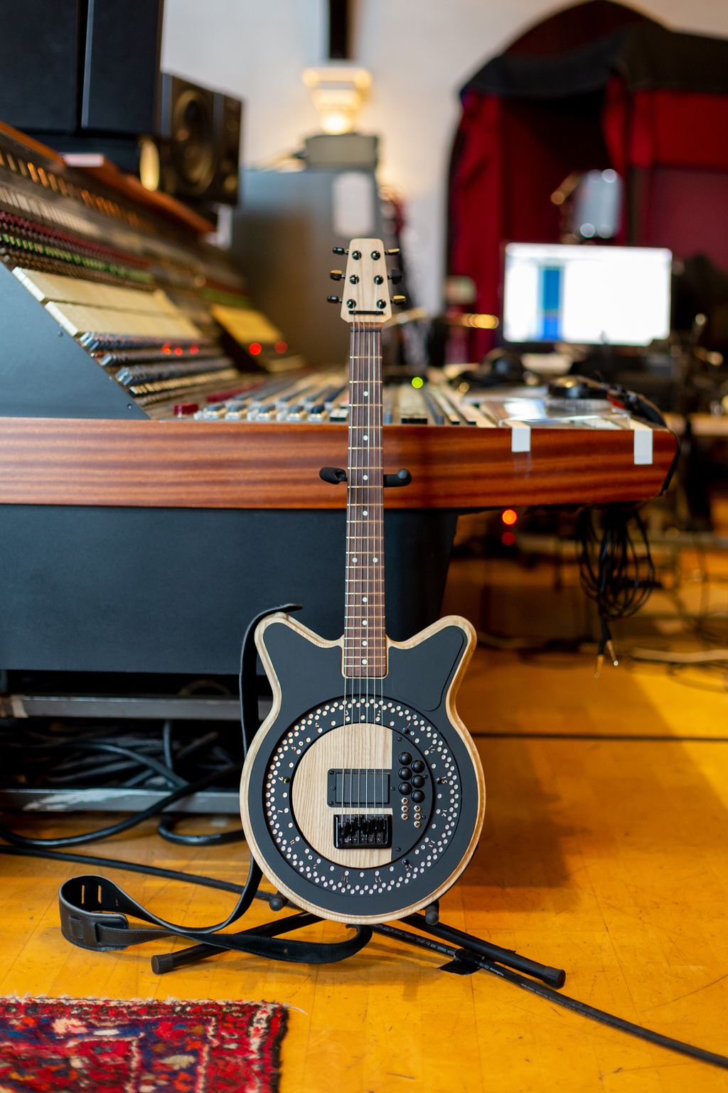 Meet Circle Guitar, the 250BPM robo-plucker in a six-string | MusicRadar