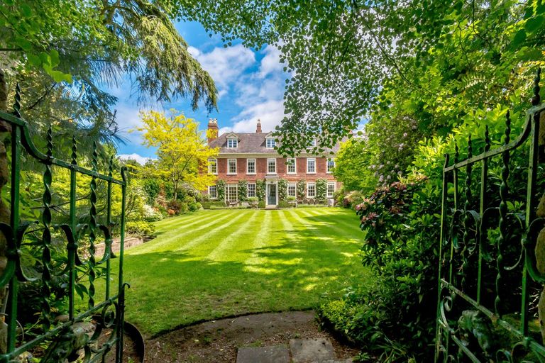 A grand portion of the historic country house that belonged to John ...