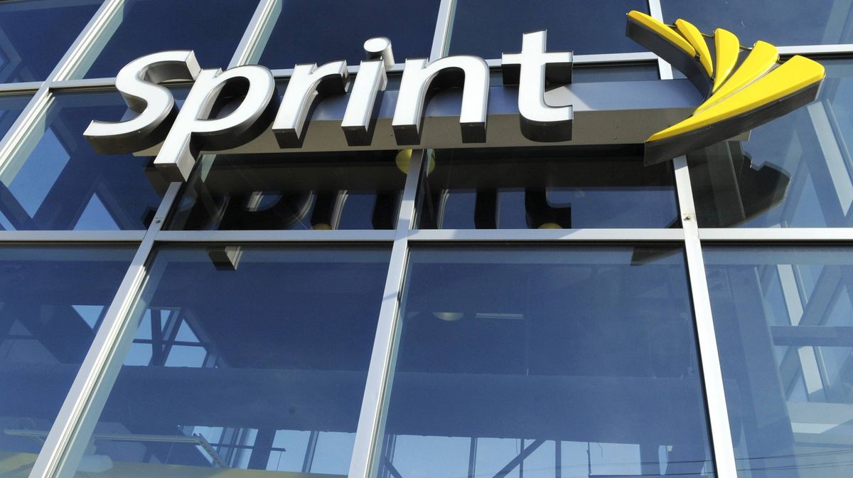 Sprint fires back at T-Mobile's prices with new $60 Unlimited Plan ...