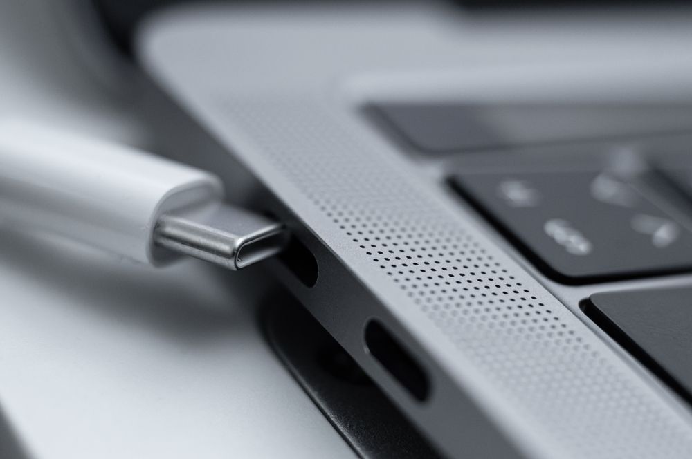 Apple Releases macOS Update to Stop USB-C Docks from Bricking MacBooks ...