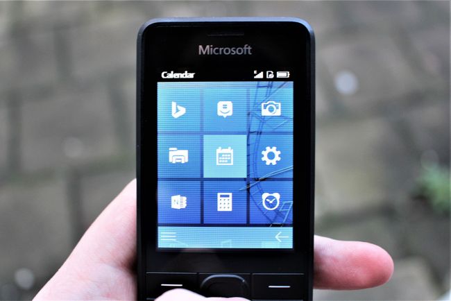 Microsoft almost made a feature phone that looked like Windows Phone ...