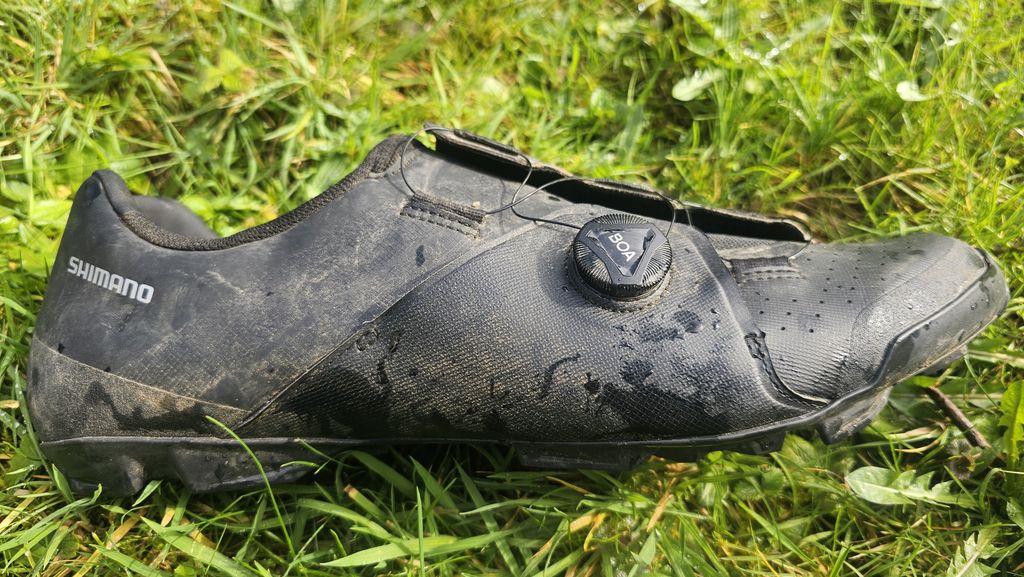 Shimano XC3 (SH-XC300) shoes review – the best MTB shoes for wide and ...