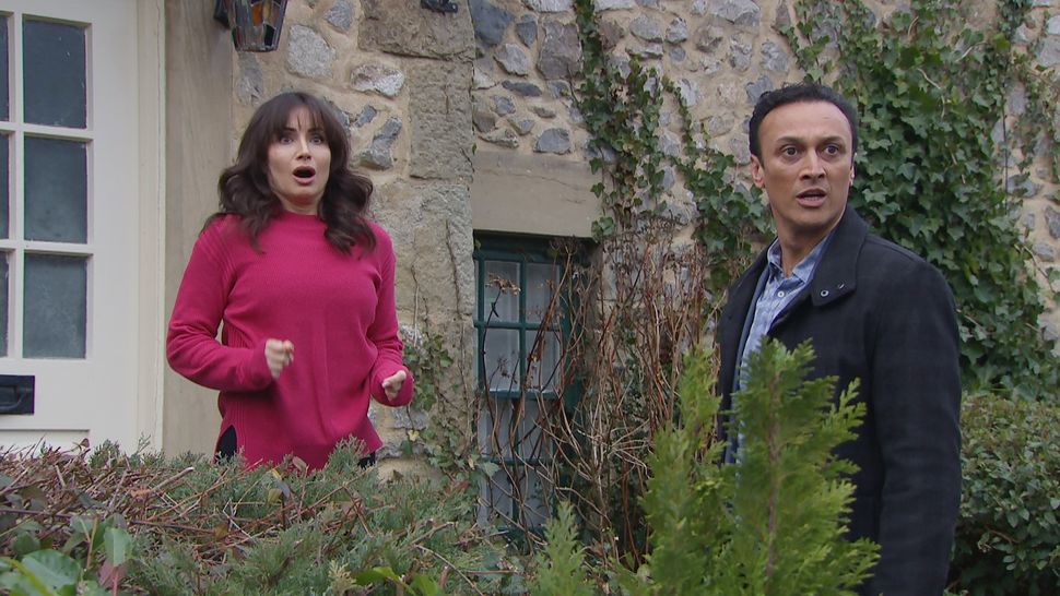 Emmerdale spoilers: Leyla Cavanagh kisses Jai! | What to Watch