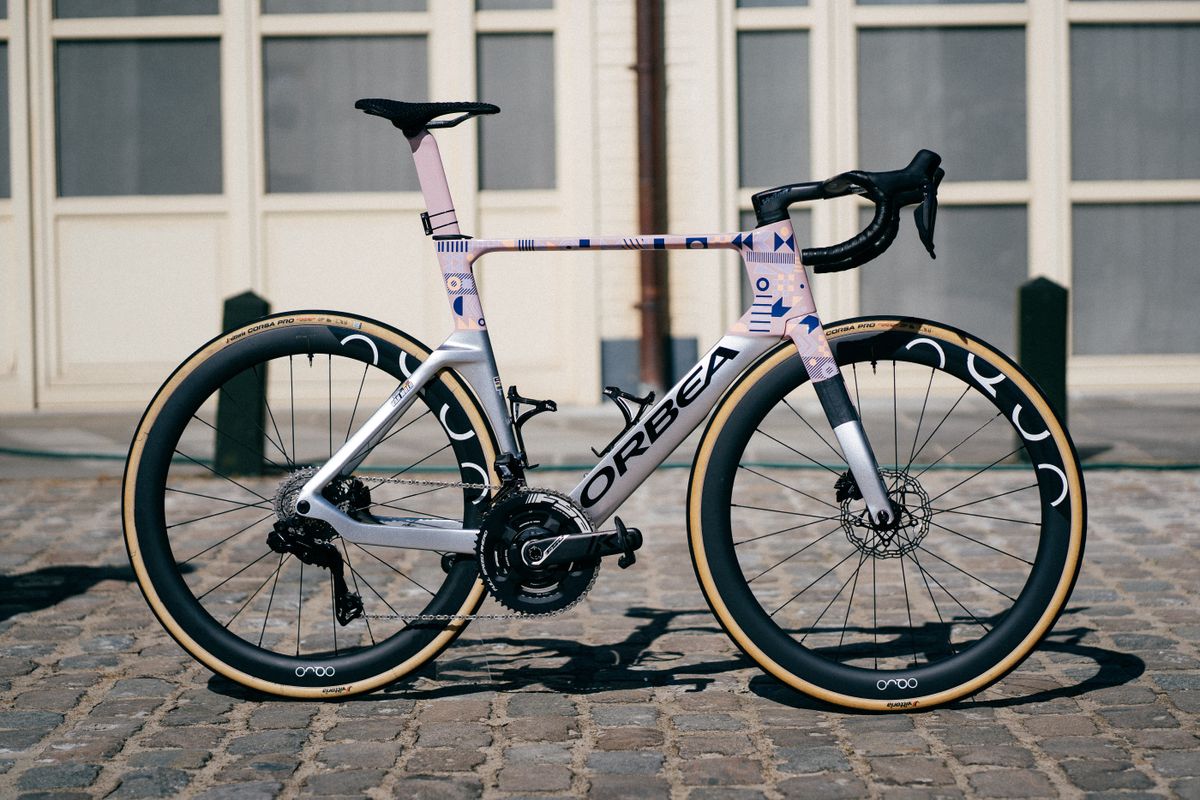 Every Lotto rider is getting a custom paint job for Tour of Flanders ...