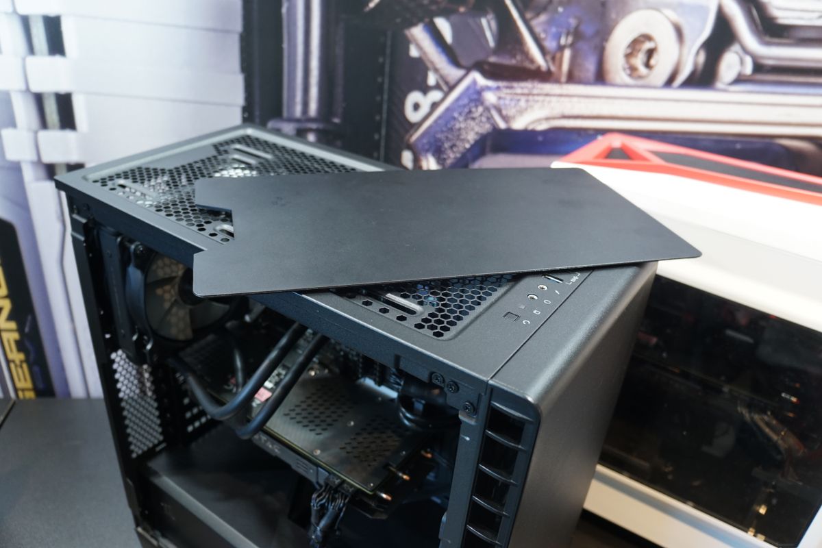 Corsair shows off Carbide 400 and Spec-Alpha cases at CES | PC Gamer