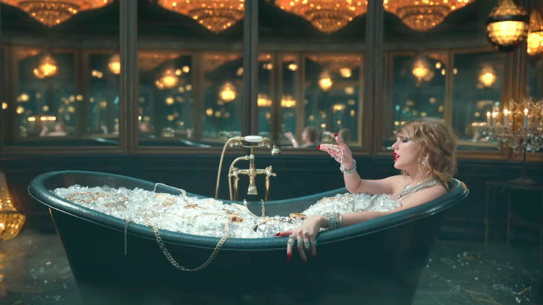Taylor Swift Sat in $10 Million Worth of Diamonds for Her Controversial ...