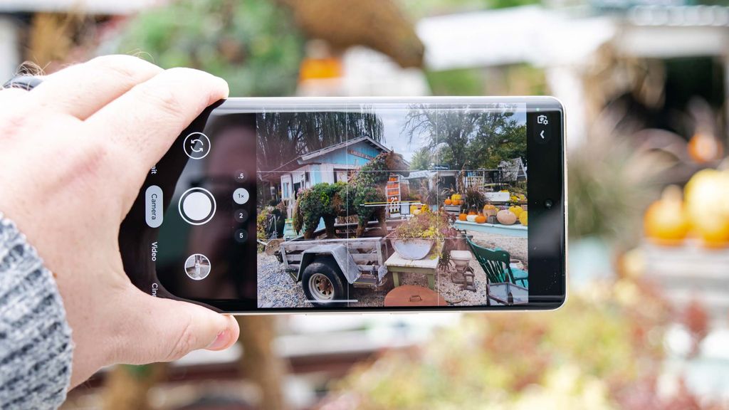 Google Pixels are great phones — so why aren't more people buying them ...