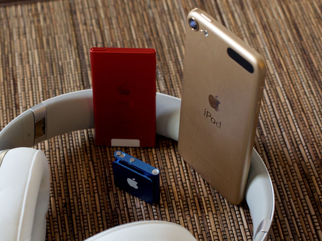 Apple's iconic iPod commercials changed the way we looked at portable ...