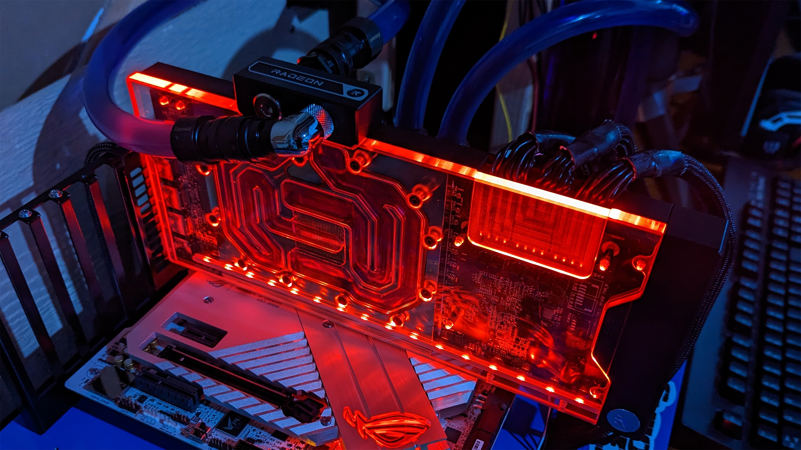 AMD s RX 7900 XTX Matches An RTX 4090 While Using 700W Of Power Tom 