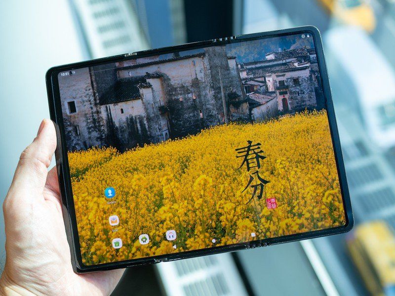 TCL shows off crazy foldable prototypes, including a rollable extending ...