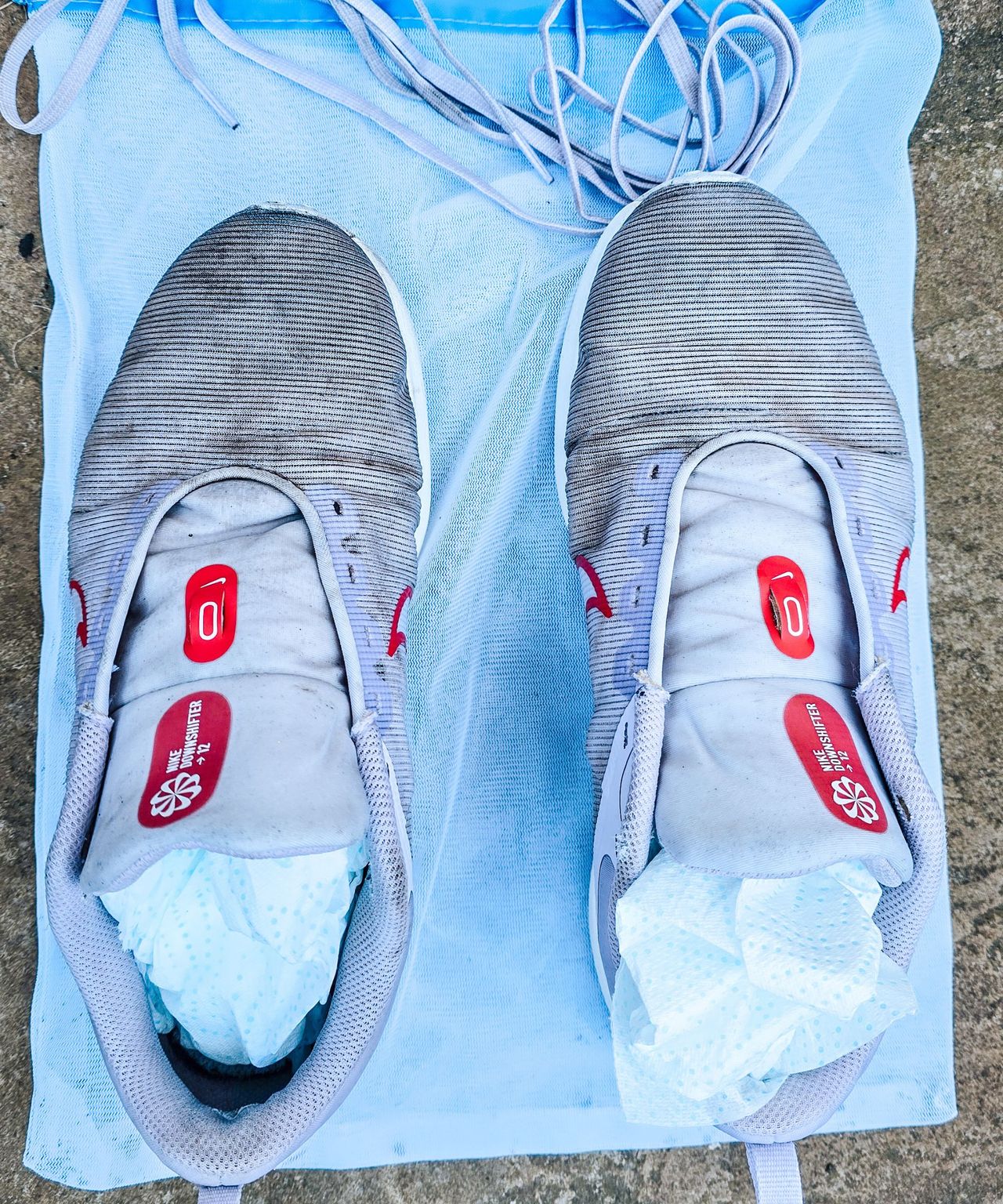 How to wash sneakers in the washing machine or by hand | Real Homes