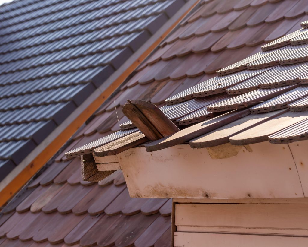 Repairing a roof – how to find and fix a leak | Real Homes