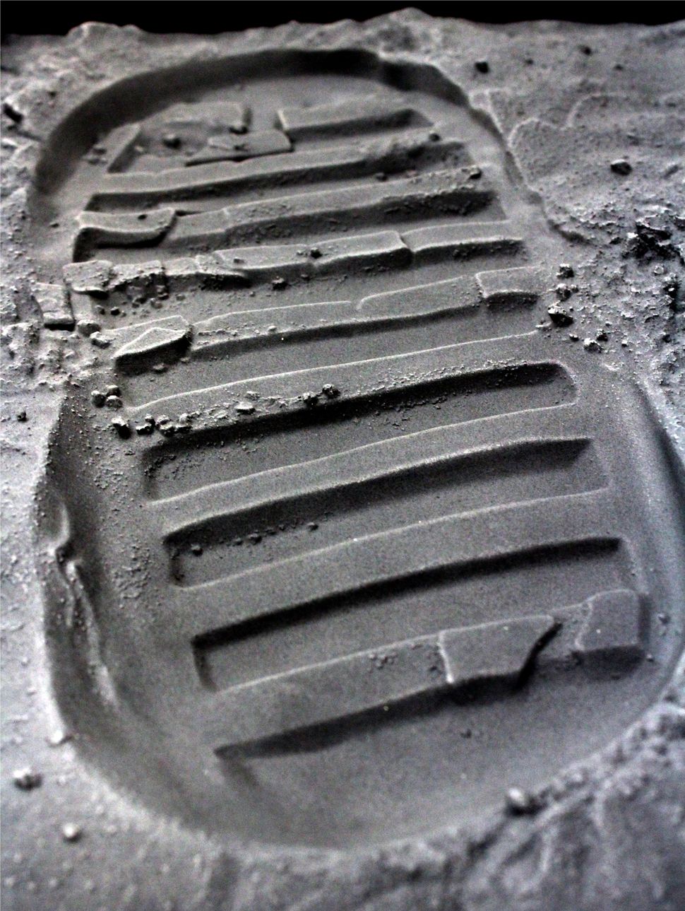 How Artists Turned Buzz Aldrin's Moonwalking Boot Print into 3D ...