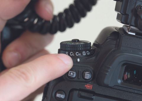How to shoot close-ups without a macro lens using a reversing ring ...