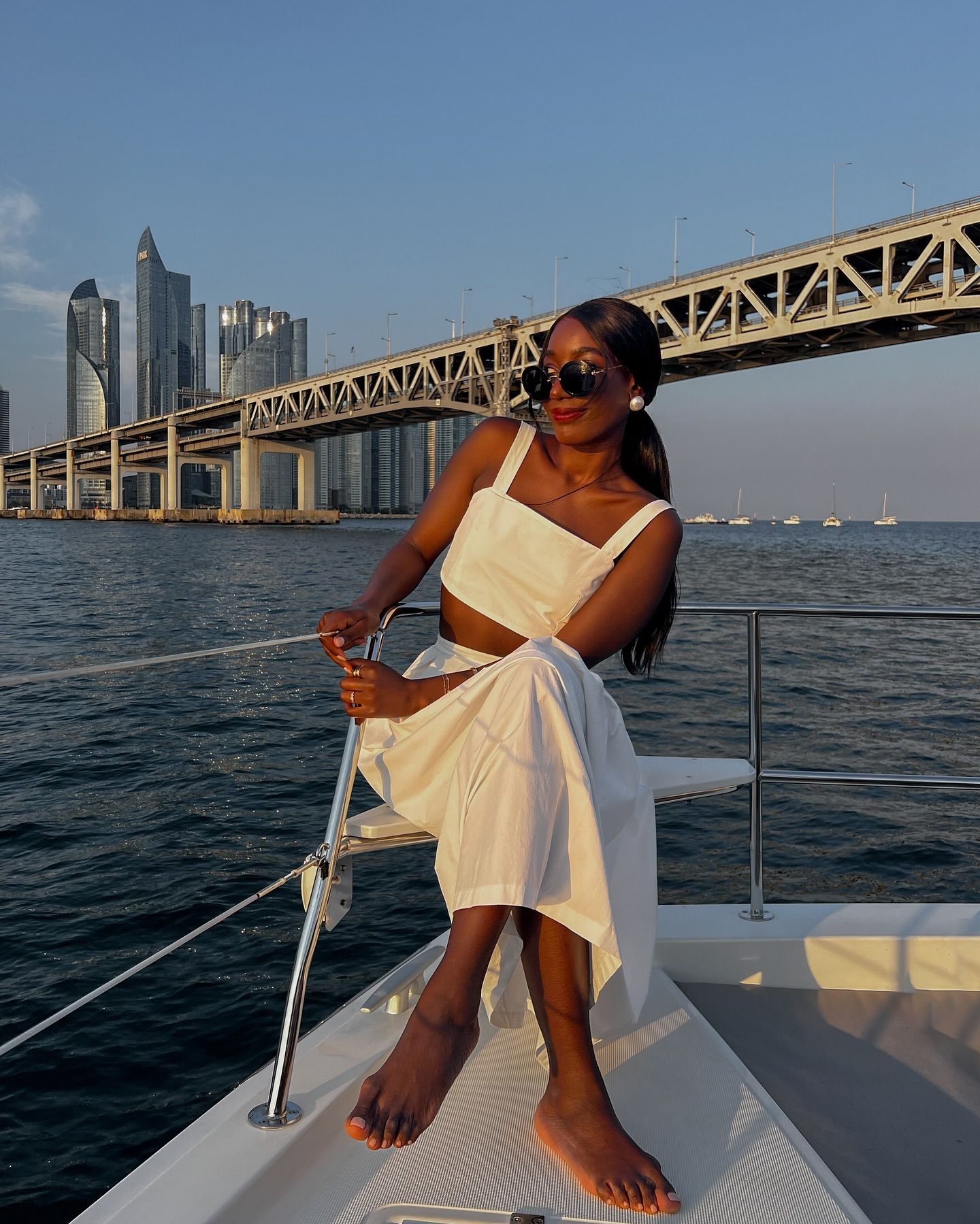 4 Chic, Expert-Approved Hairstyles for Long-Haul Flights | Who What Wear