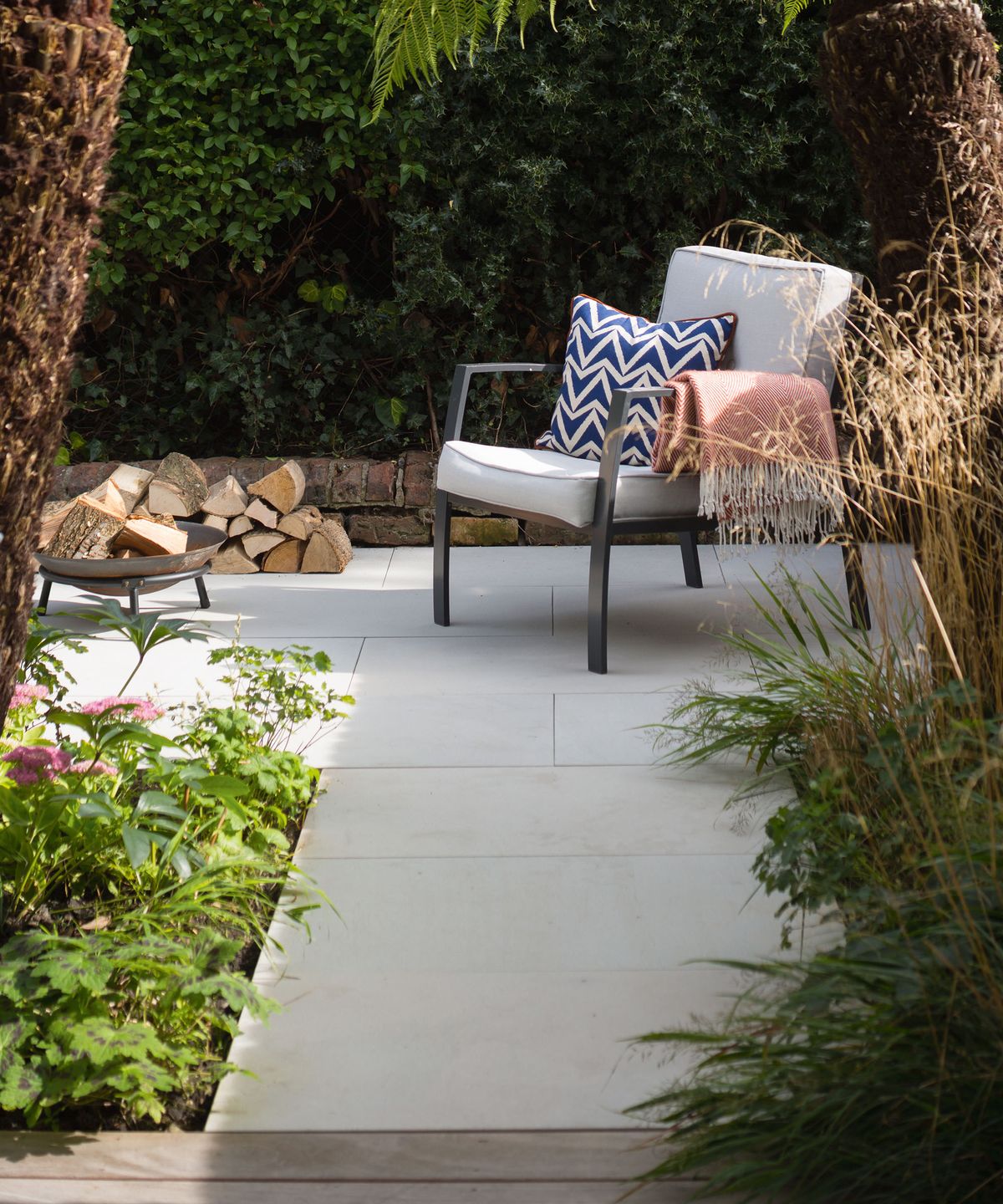 11 garden path ideas for every style and budget | Homebuilding