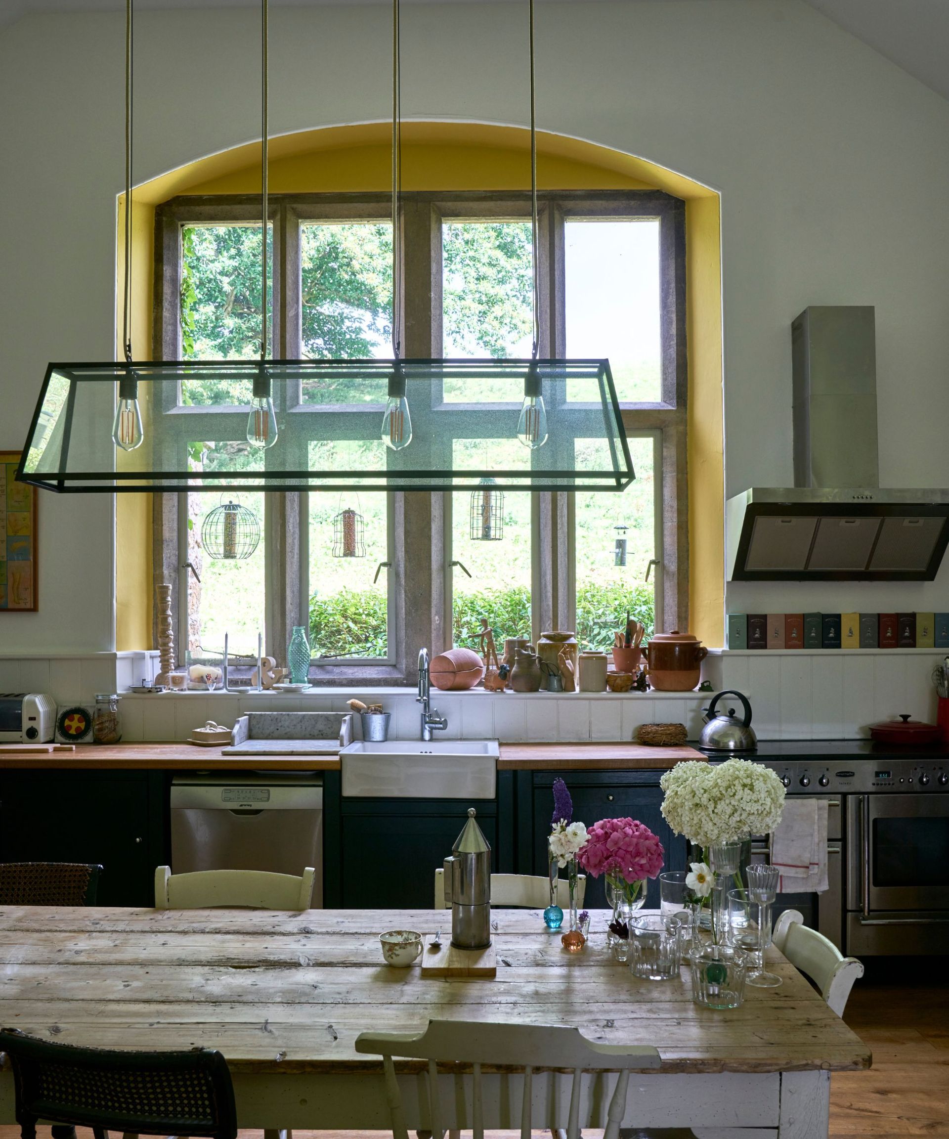 7 cream wall paint colors chosen by designers that are anything but ...