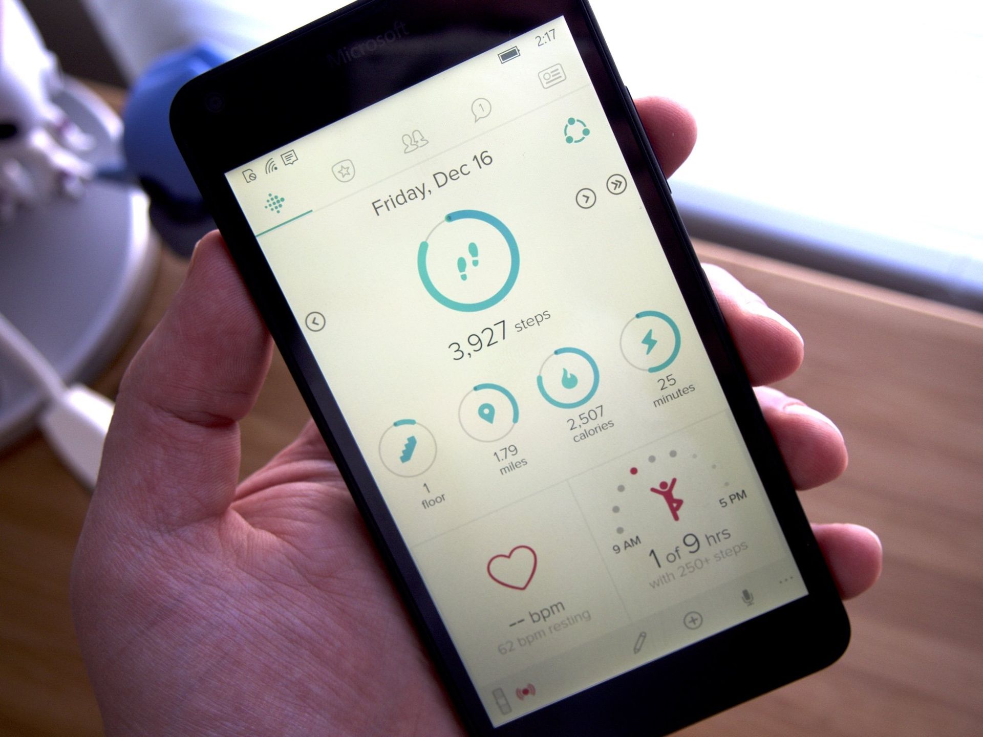 How to add, replace, and delete trackers in the Fitbit app for Windows ...