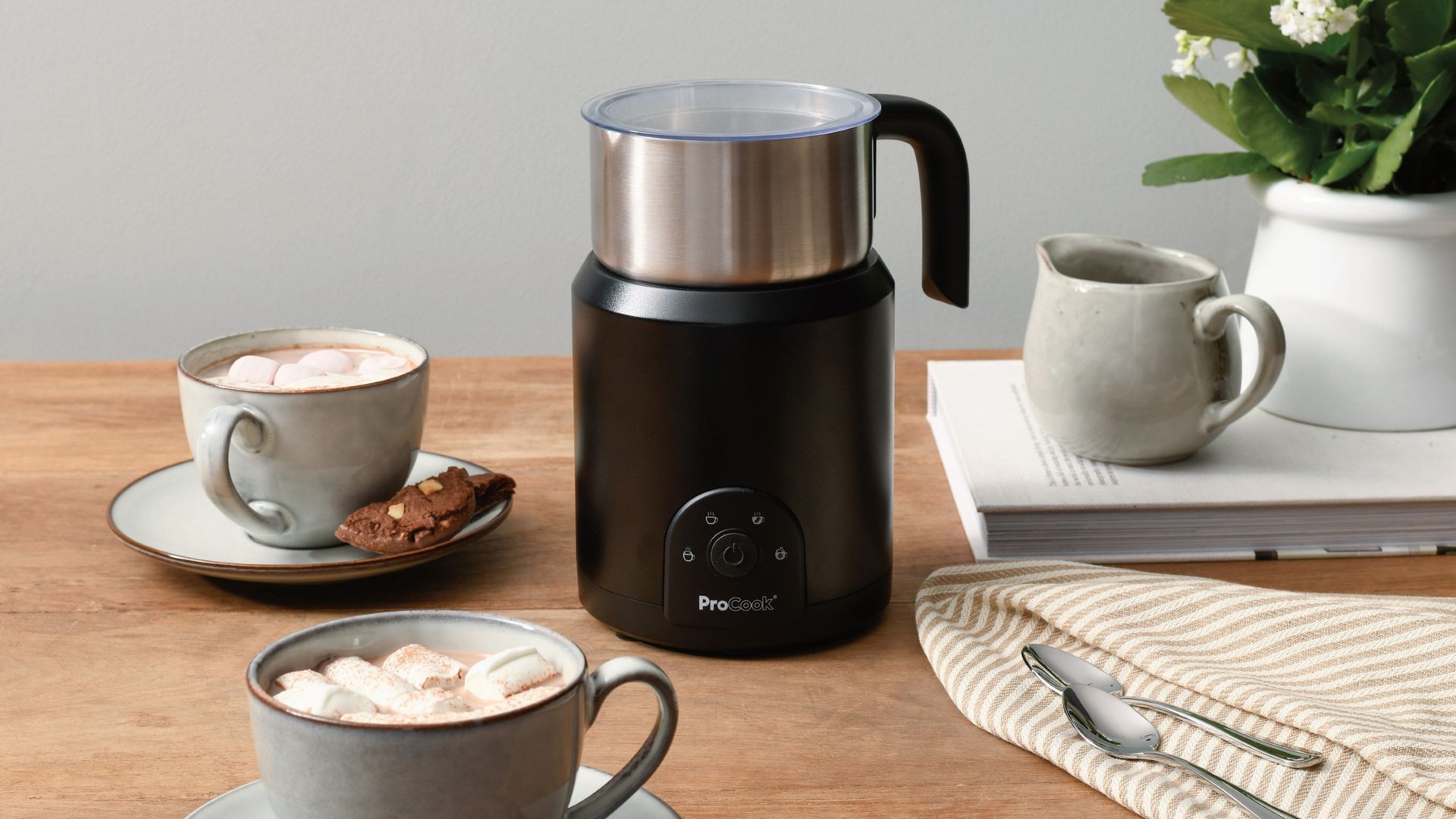 I tried ProCook’s new hot chocolate maker and milk frother | Ideal Home