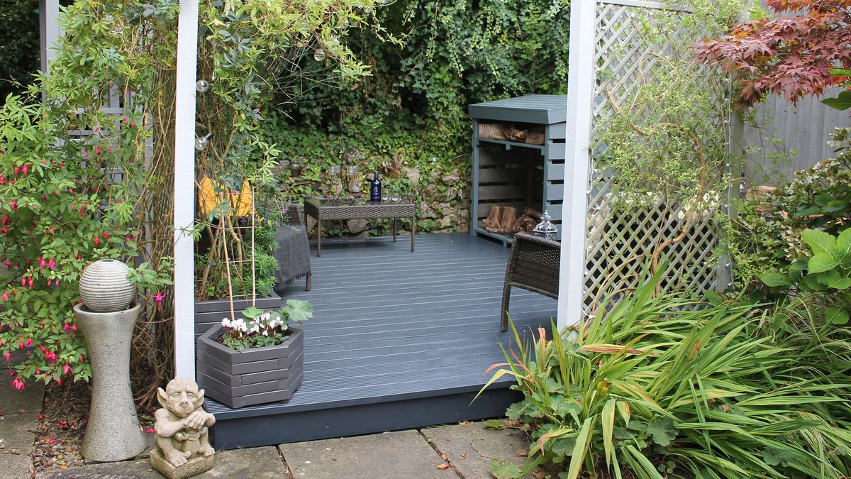 Raised decking ideas to take your garden to the next level | Homebuilding