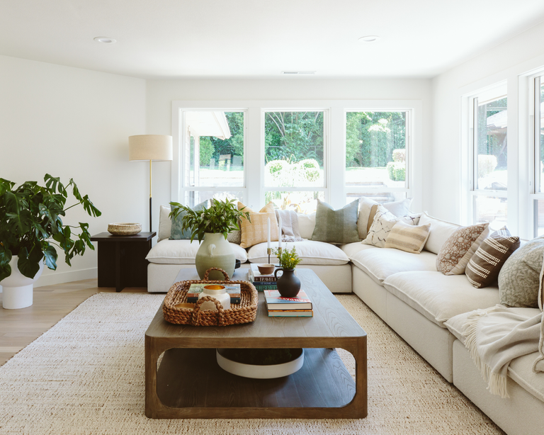 5 Nancy Meyers-inspired living rooms that are perfect for fall | Homes ...