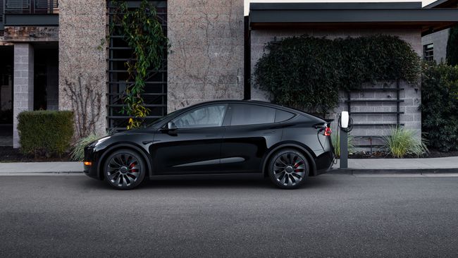 Tesla Model X vs Tesla Model Y | Tom's Guide